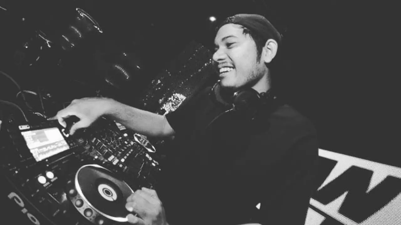 DJ Rayhan Arsya dan Rapper Vije Khant Rekam Lagu Black Hole, Hadirkan ...