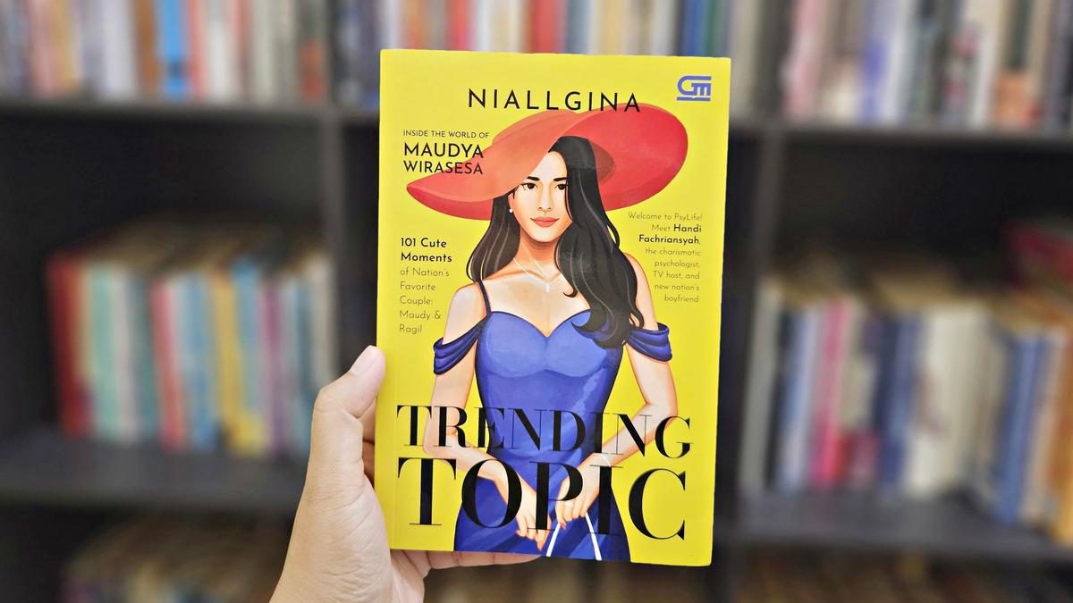 Review Buku Novel Trending Topic