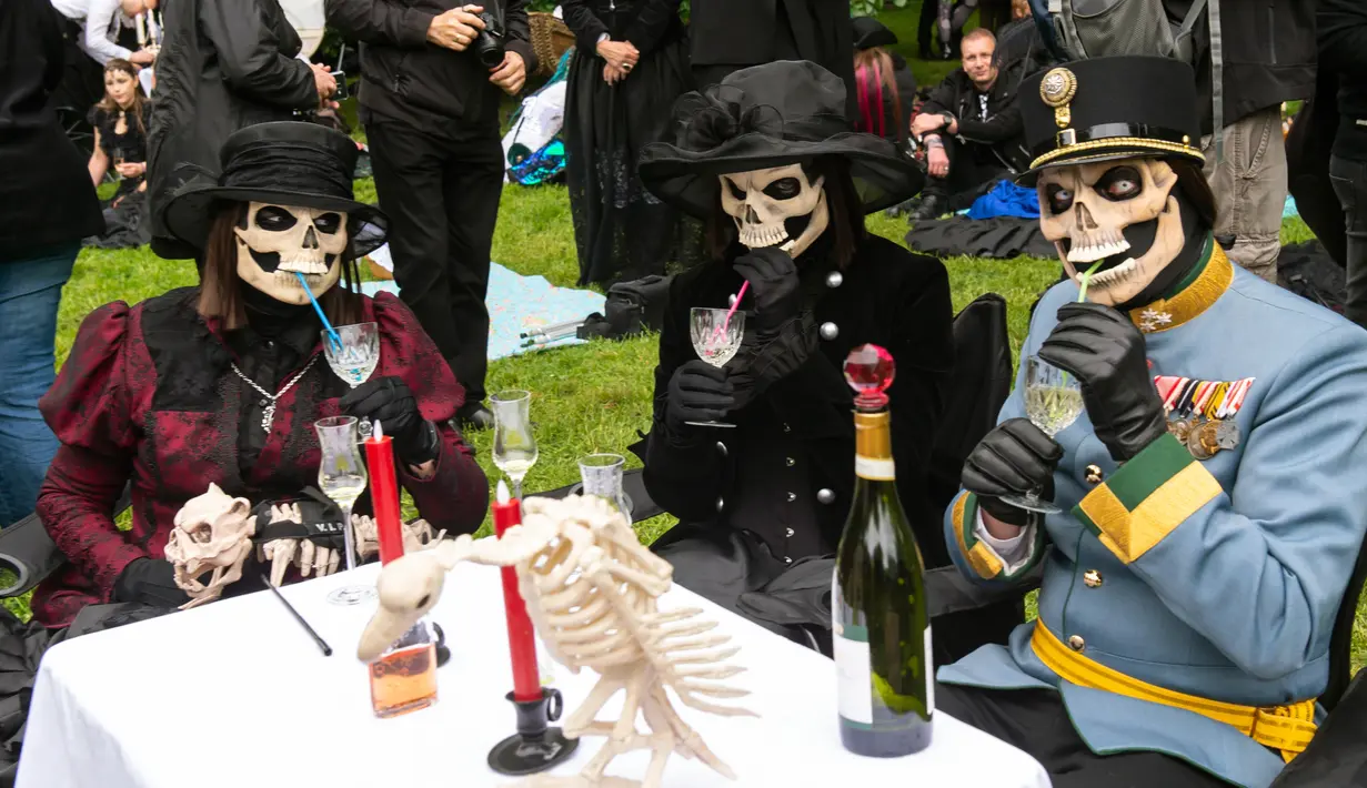 FOTO: Kaum Gothik Hitamkan Kota Leipzig - Foto Liputan6.com