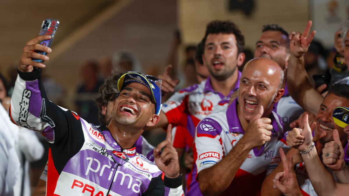 Hasil Sprint Race MotoGP Qatar: Senggolan dengan Pecco Bagnaia 2 Kali ...