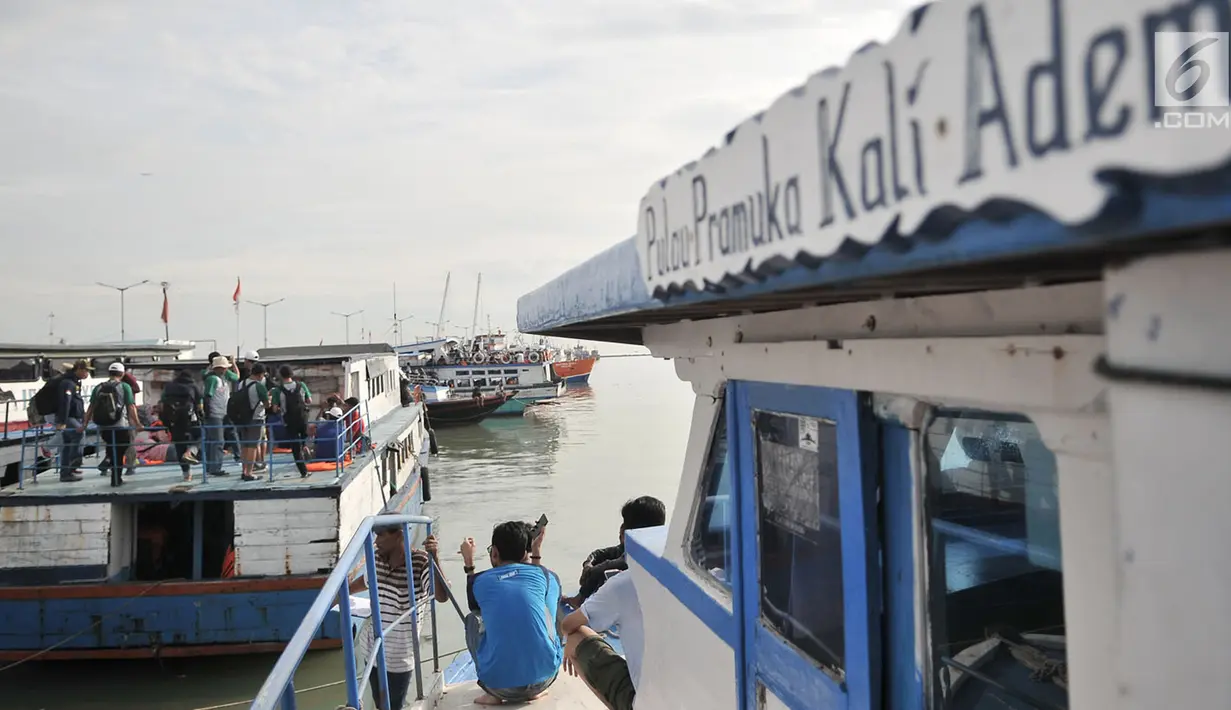 FOTO: Pelabuhan Kali Adem Muara Angke di Libur Akhir Pekan - Foto ...
