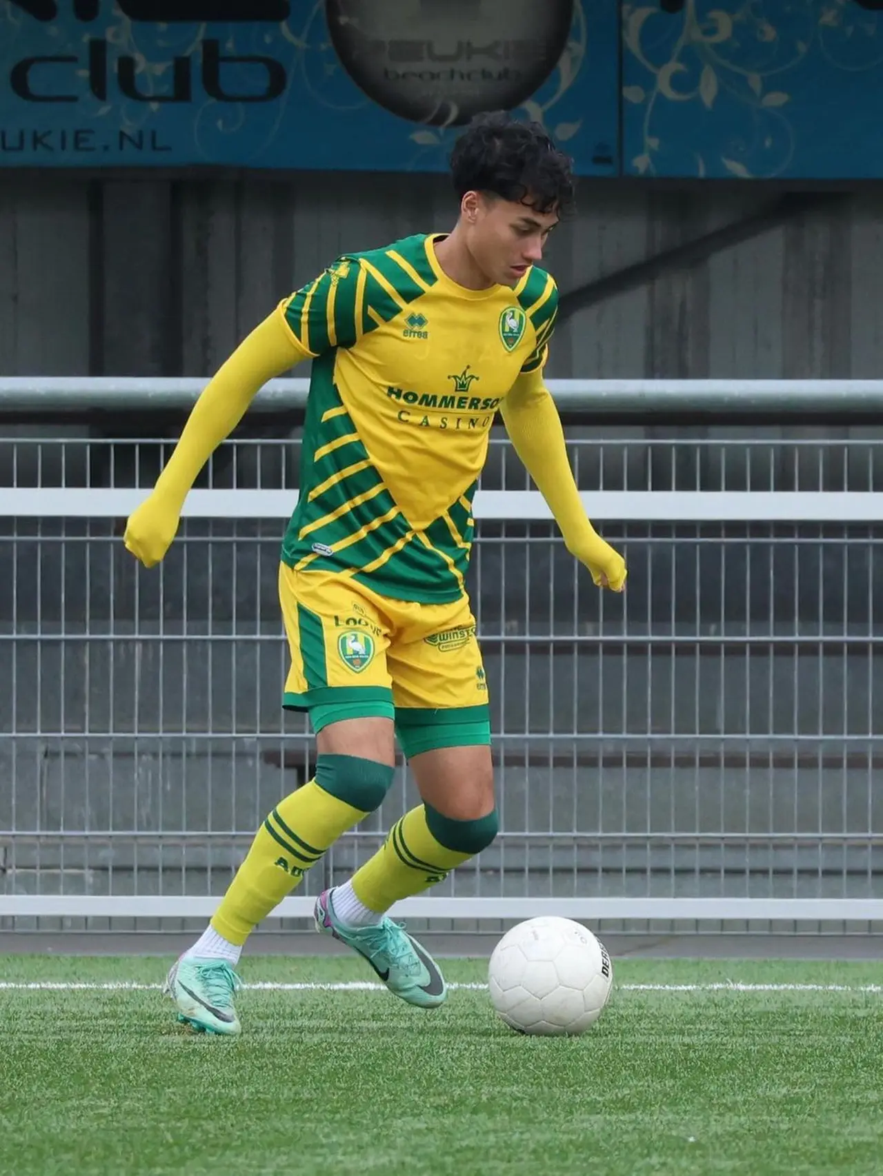 7 Potret Rafael Struick yang Berhasil Cetak 2 Gol untuk Indonesia, Dipastikan Absen Semifinal ...