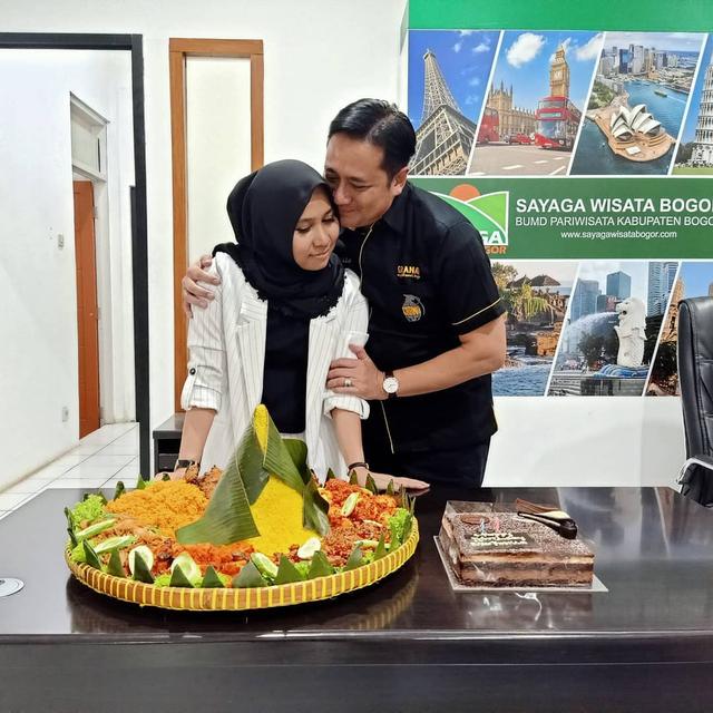 Beda Usia 15 Tahun, Ini 7 Potret Ivan Fadilla Mantan Suami Venna ...