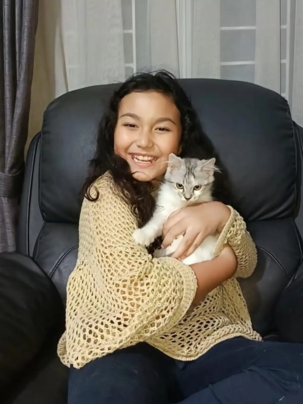 Shereen Aintzane, Salah Satu Penyiar Radio Termuda di Indonesia Ini ...