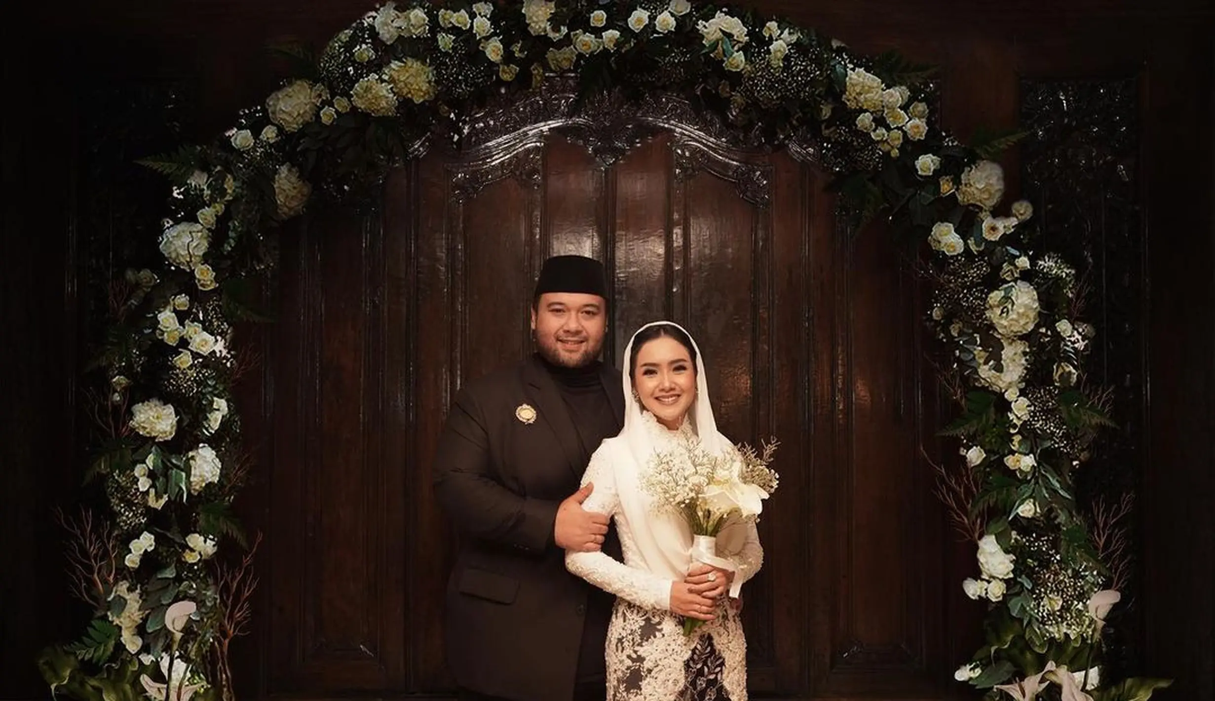 6 Gaya Sederhana Cita Citata dan Didi Mahardika dalam Foto Akad Nikah yang Baru Terungkap ...
