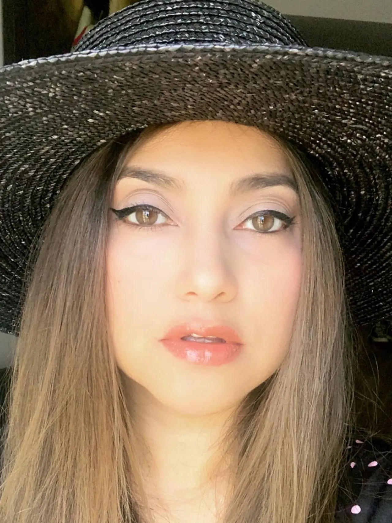 Potret Sarah Azhari yang Makin Mempesona di Usia 45 Tahun ...