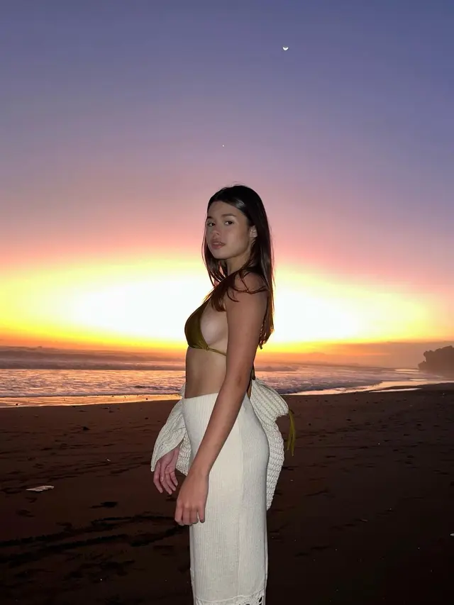 Fakta Menarik Maria Theodore, Artis Cantik Keturunan Bule yang Ternyata Punyai Skoliosis ...