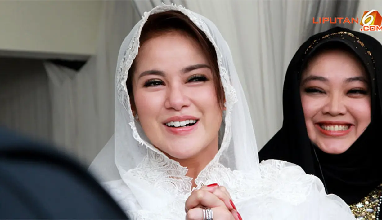 Pernikahan Olla Ramlan dan Aufar Hutapea - Foto Liputan6.com