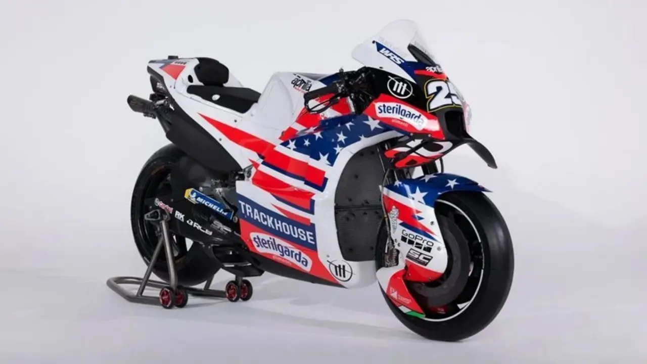Livery Motor Balap Tim Trackhouse Racing Kental dengan Nuansa Amerika ...