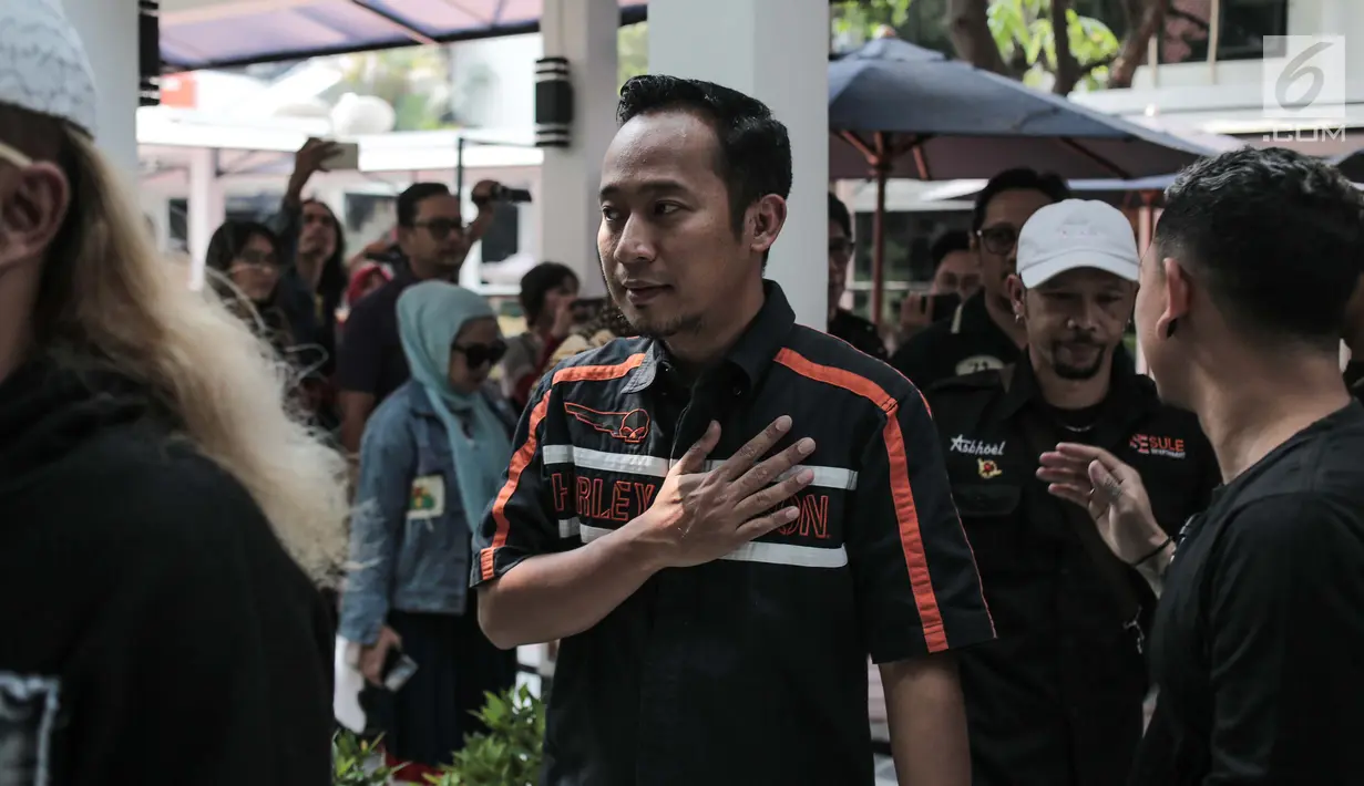 FOTO: Sule hingga Rina Nose Jenguk Nunung di Polda - Foto Liputan6.com