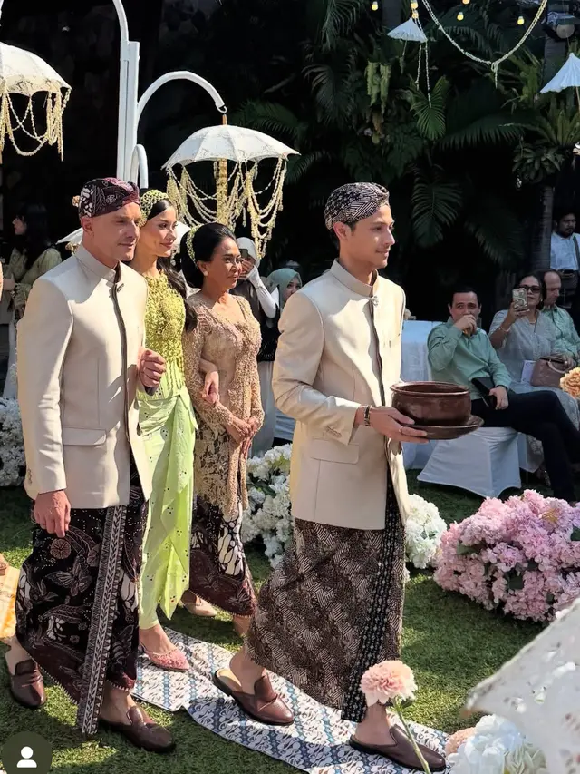 Tampilan Memesona Andhika Adik Laki-Laki Alyssa Daguise Kenakan Beskap saat Siraman hingga Jadi ...