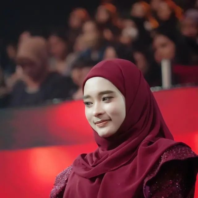 6 Potret Inara Rusli di Acara Awards, Raih Dua Penghargaan hingga Jadi ...