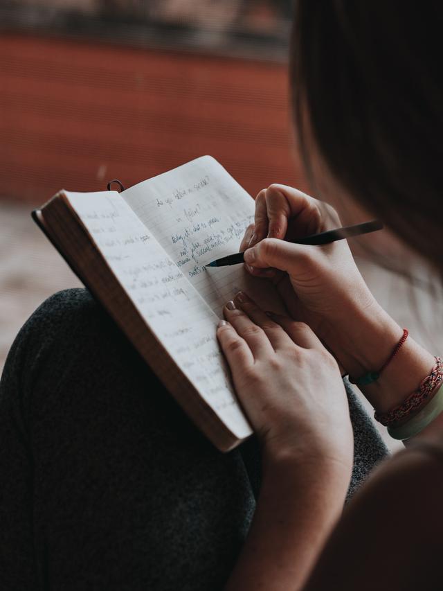 40 Kata-Kata Mutiara Bijak tentang Kenangan, Menusuk Ruang Hati - Ragam ...