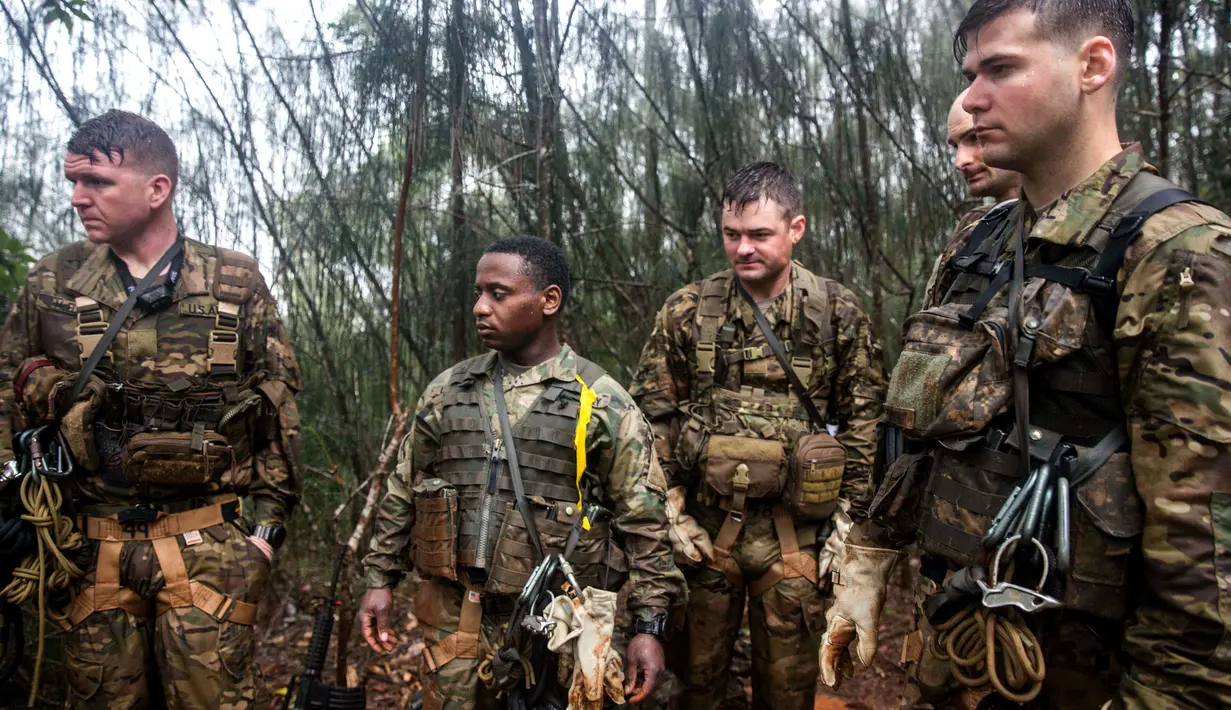 Unjuk Kekuatan Tentara Amerika Serikat dalam Latihan Perang di Hutan ...