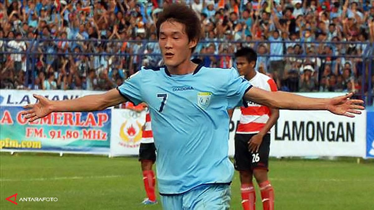 Persela Taklukkan Persidafon di Menit Akhir - Bola Liputan6.com