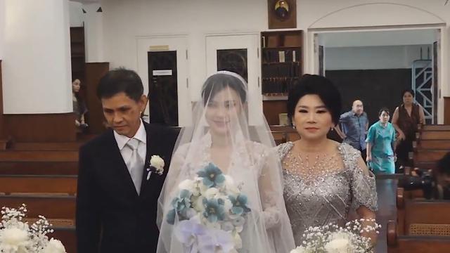 8 Momen Pemberkatan Pernikahan Jessica Jane dan Erwin Phang, Digelar ...