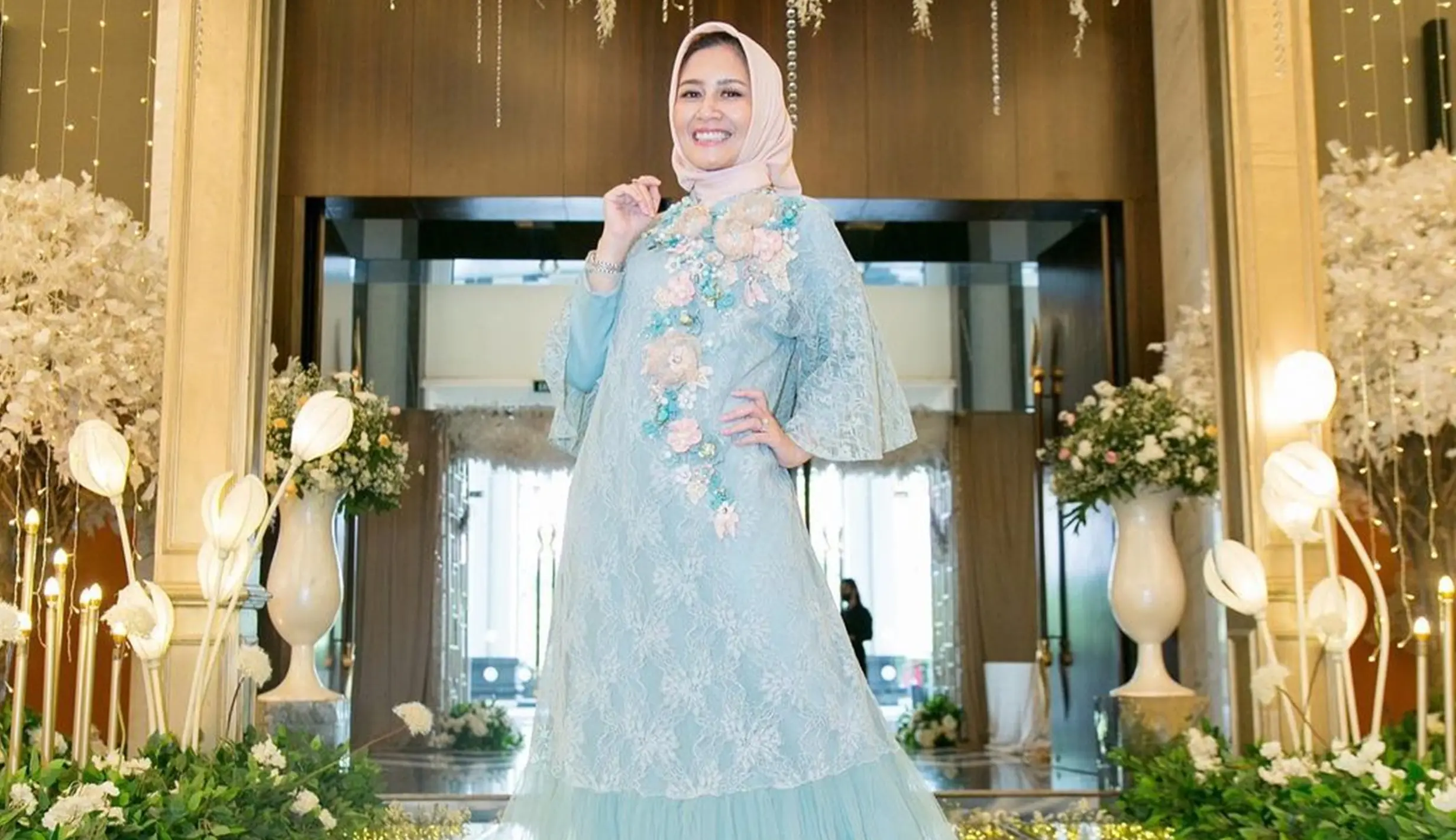 Potret Penampilan Dine Mutiara saat Kondangan, Stunning dalam Berbagai ...