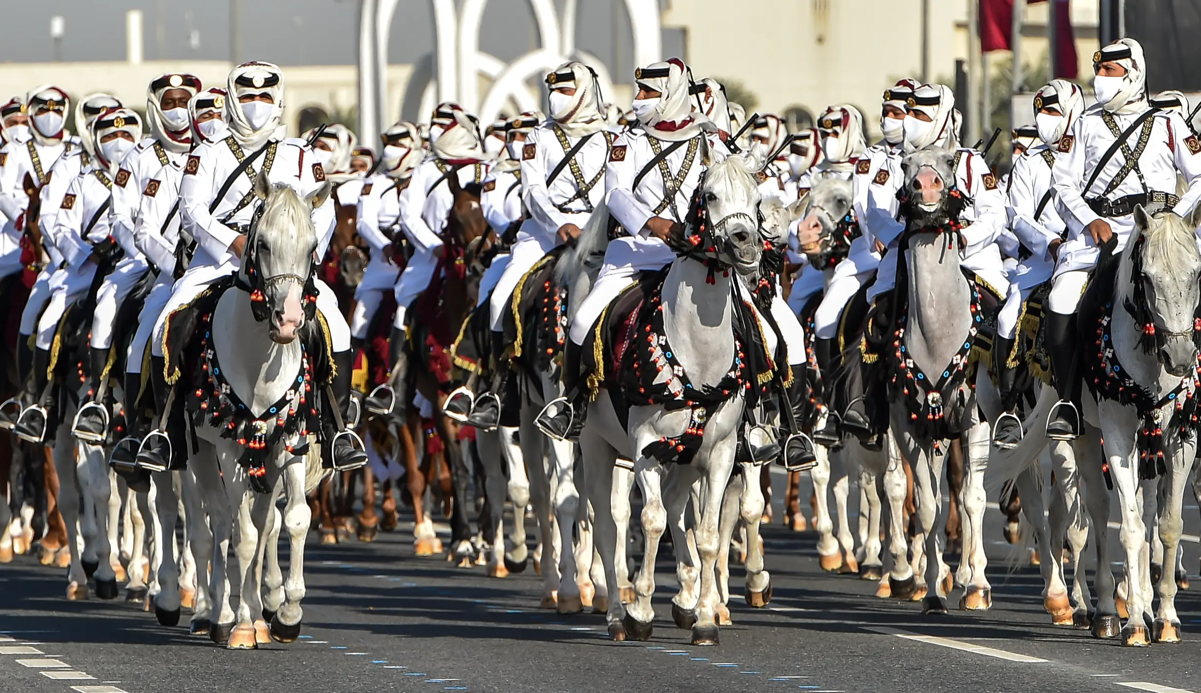 FOTO: Latihan Parade Militer Hari Nasional Qatar - Foto Liputan6.com