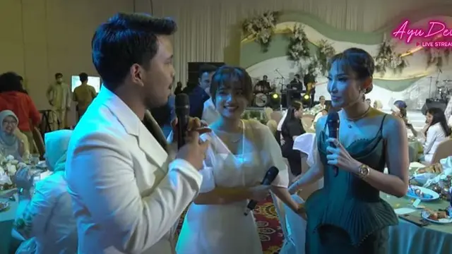 Bertabur Bintang, Ini 6 Potret Pesta Anniversary Pernikahan Ayu Dewi ke ...