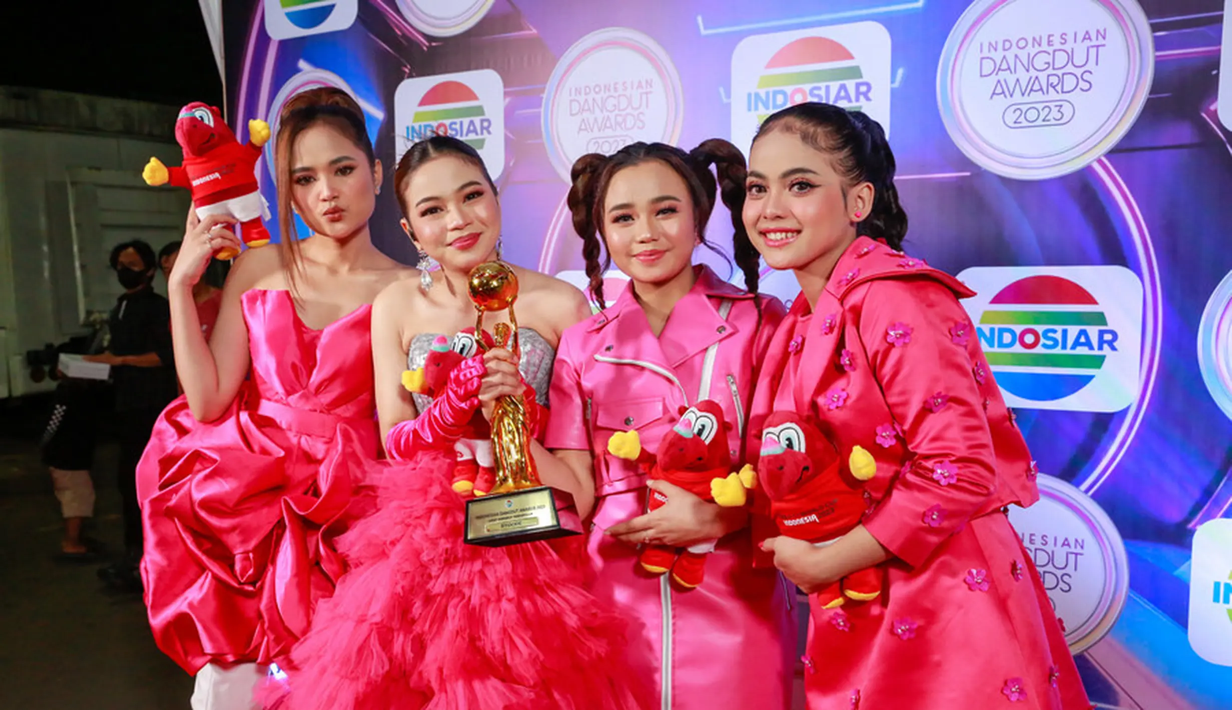 Potret Para Peraih Piala Penghargaan Indonesian Dangdut Awards 2023 Indosiar - Photo Fimela.com