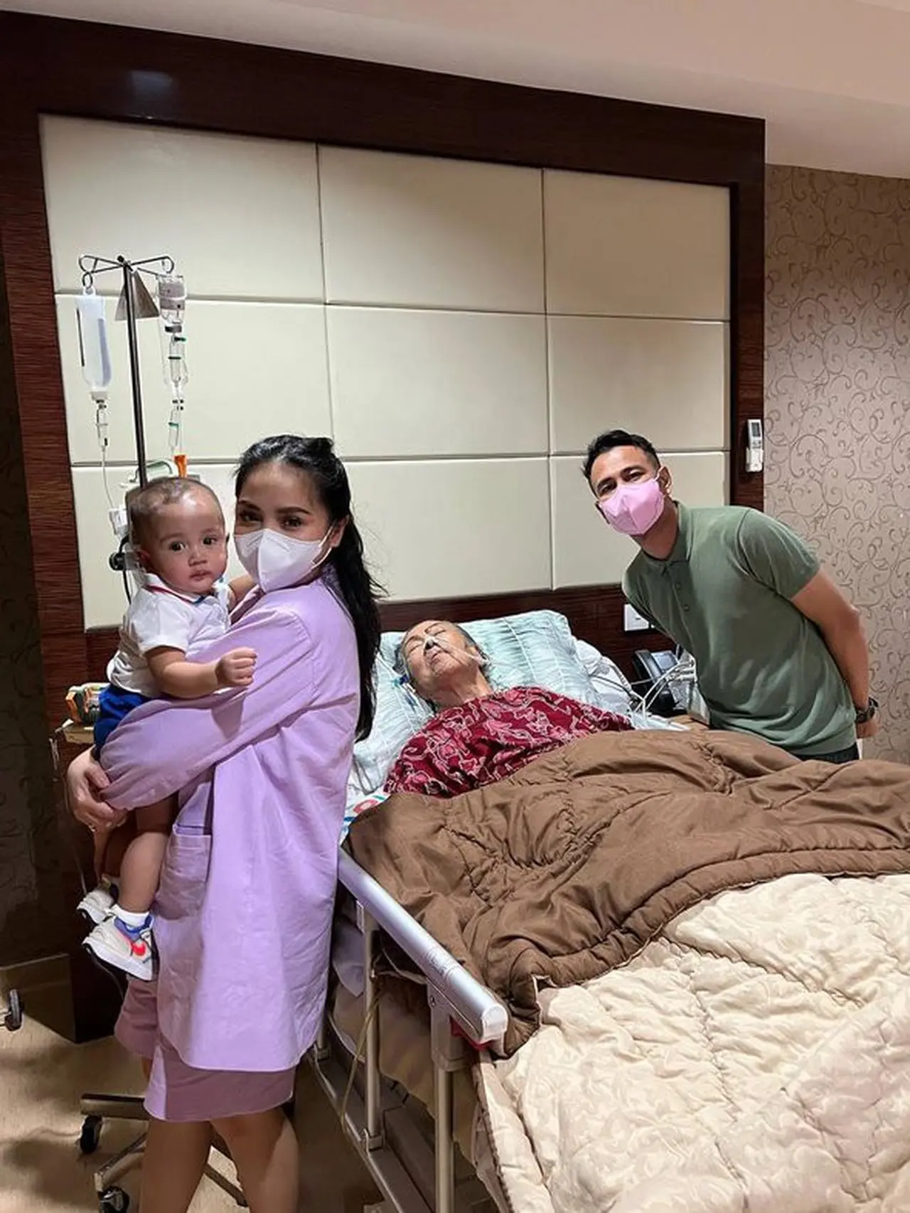 Sanggul Ikonis Mamih Popon dalam Kenangan, Selamat Jalan Nenek Raffi Ahmad - Lifestyle Liputan6.com