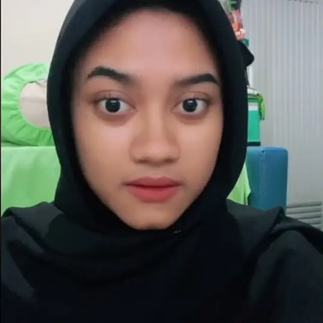 6 Potret Puput Wanita yang Mirip Ayudia Bing Slamet, Bak Pinang Dibelah Dua - Hot Liputan6.com