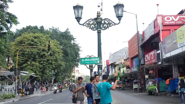 Wisatawan Merokok di Malioboro Yogyakarta Bakal Didenda hingga Rp7,5 ...