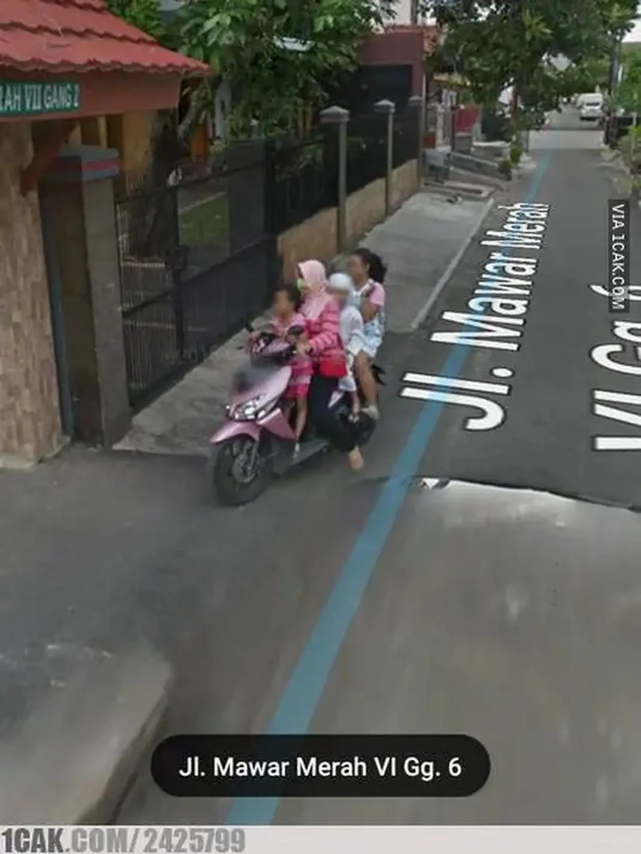 Kumpulan Potret Kocak Ibu-Ibu di Jalan Raya yang Tertangkap Kamera ...