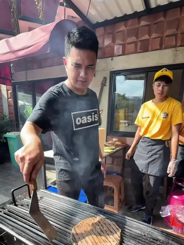 Dewi Perssik Tanggapi Bisnis Burger Aldi Taher yang Viral, Akui Belum ...