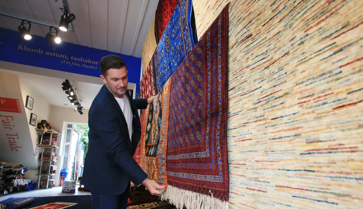 FOTO: Mengunjungi Toko Karpet Tradisional Afghanistan di Inggris - Foto ...