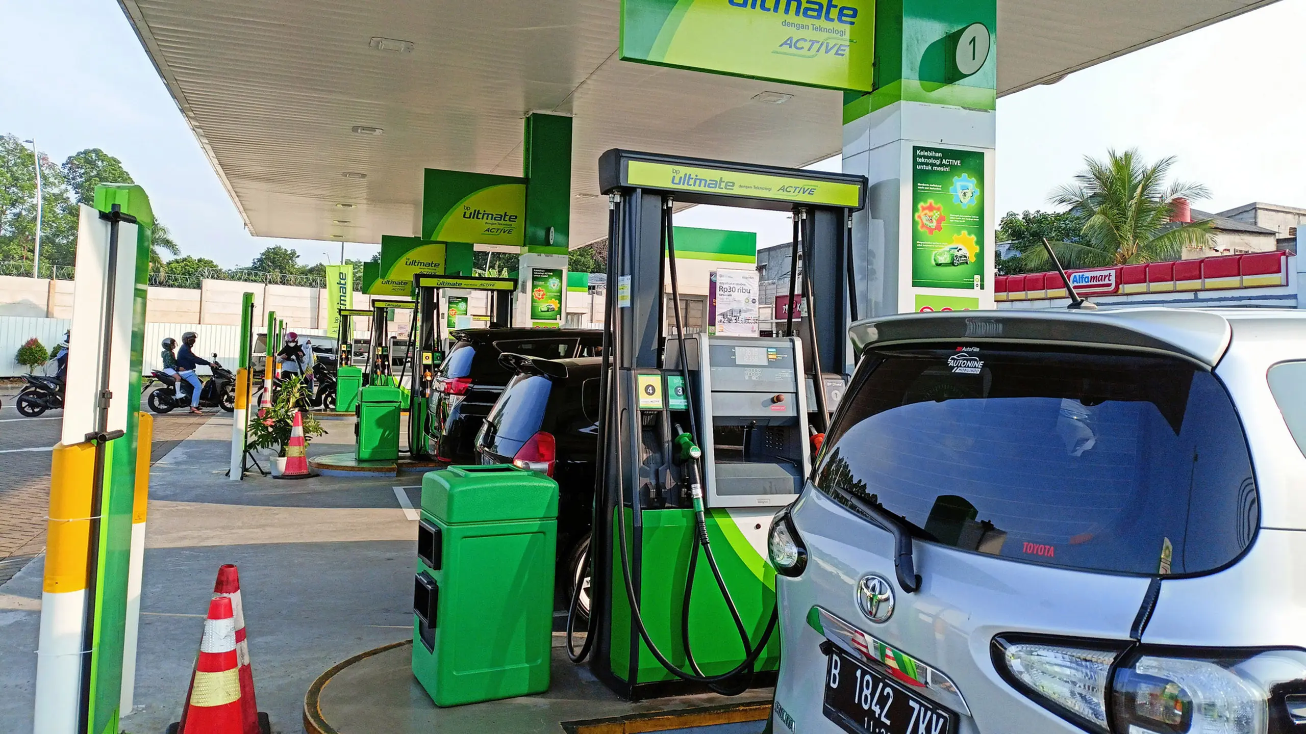 Harga BBM Hari Ini di SPBU BP AKR, Setara Pertamax Pertamina Dipatok Segini