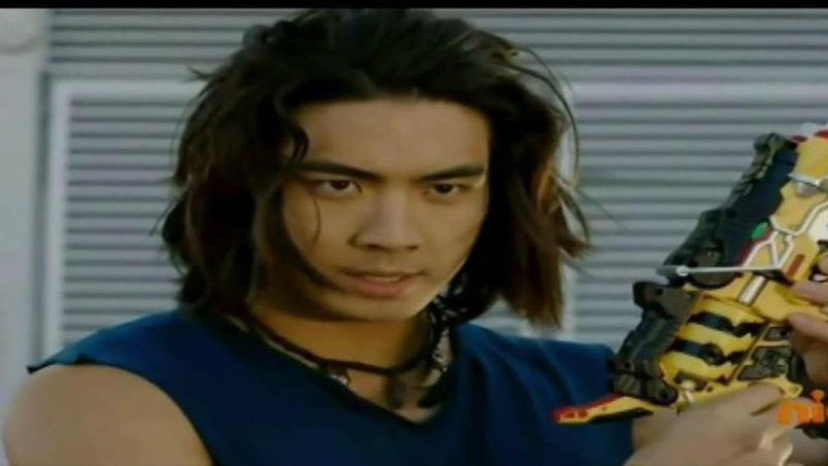 Berkenalan dengan Yoshi Sudarso, Power Ranger Biru Asal Indonesia ...