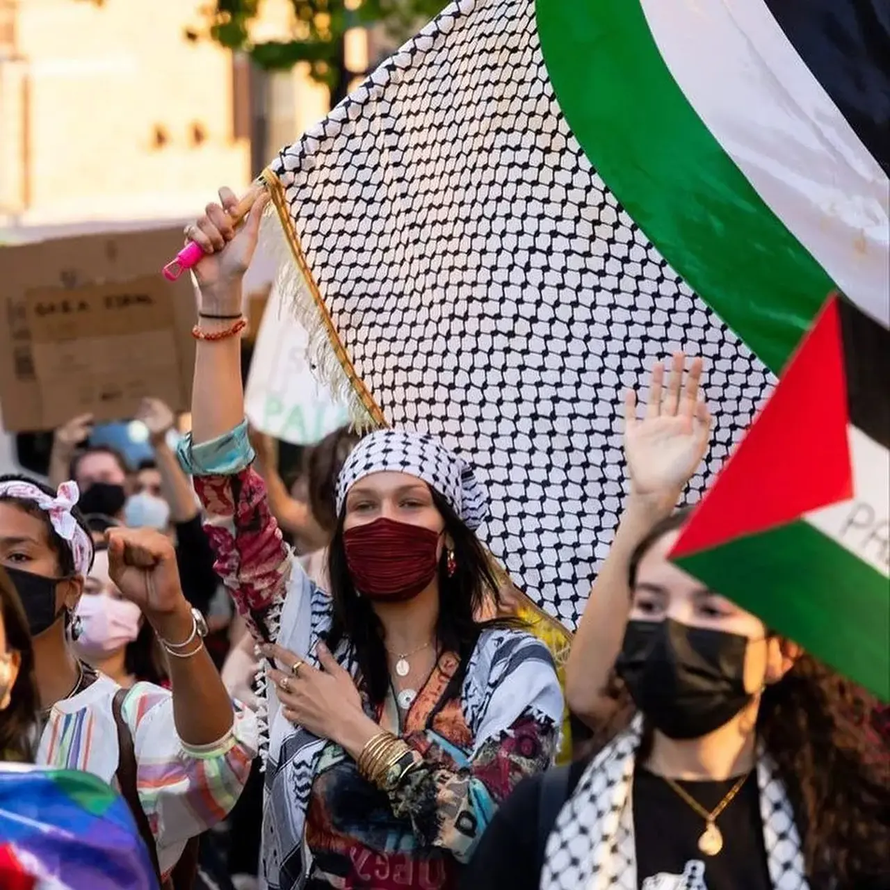 Vokal Bela Palestina, Bella Hadid Dikabarkan Dicopot Jadi Brand ...