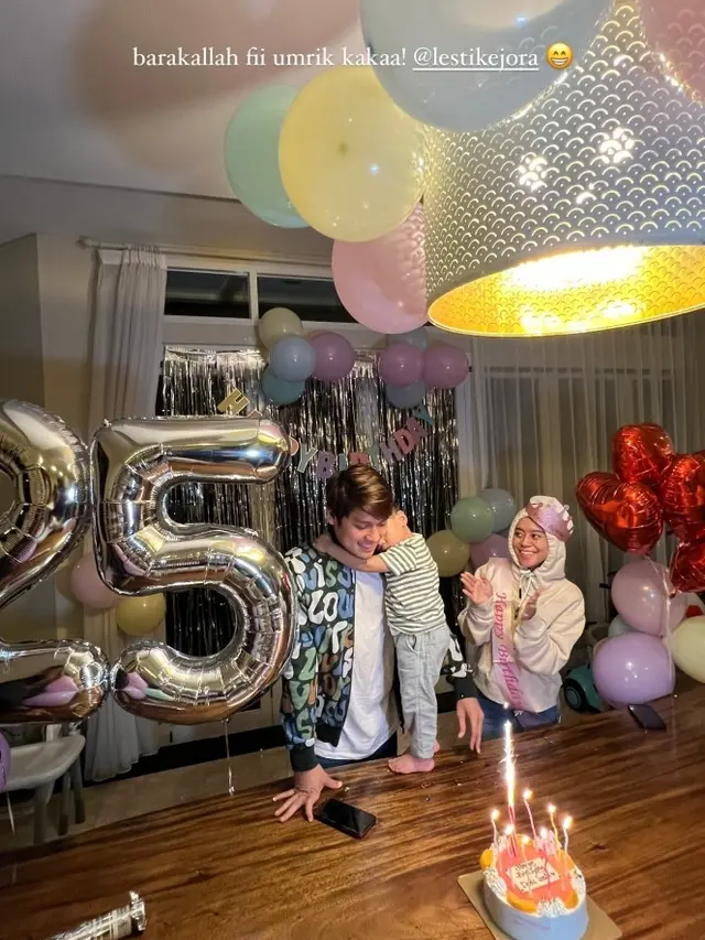 7 Momen Ulang Tahun Lesti Kejora ke-25, Dapat Kejutan Tengah Malam - Hot Liputan6.com
