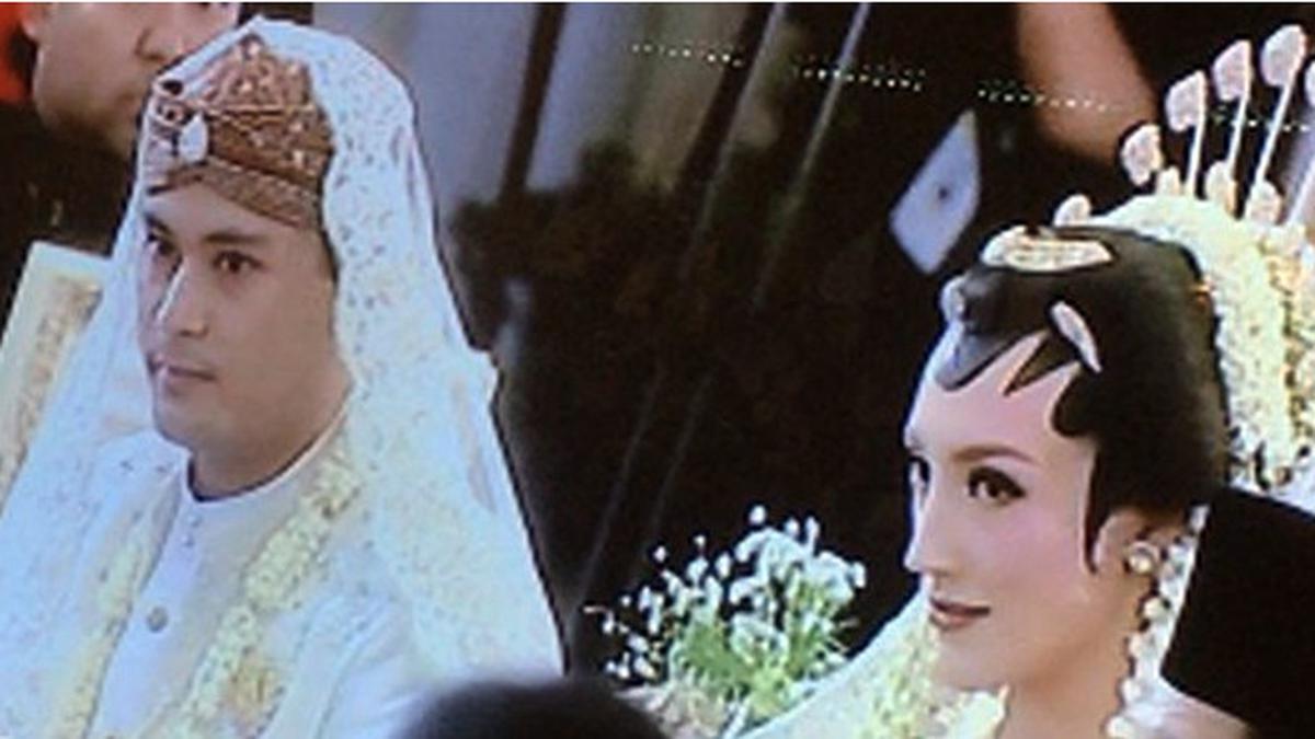 Resmi Menikah, Panji Trihatmodjo dan Varsha Strauss Tersenyum Bahagia ...