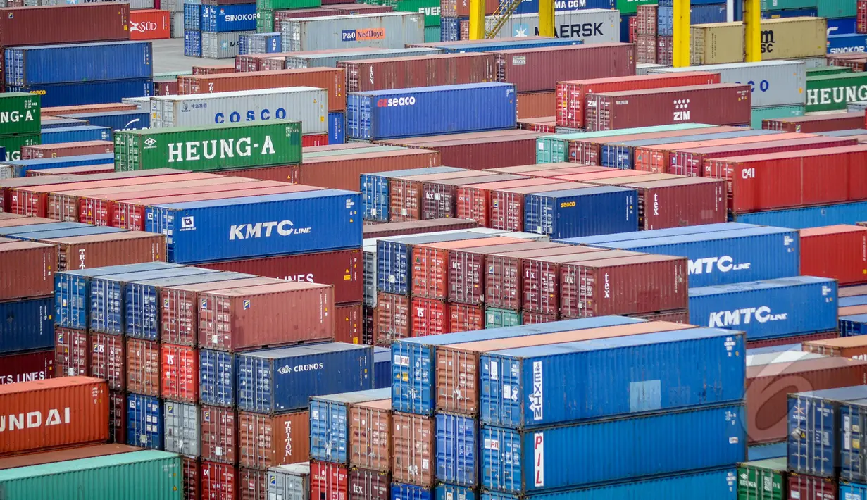 Aktivitas Bongkar Muat di JICT Tanjung Priok - Foto Liputan6.com