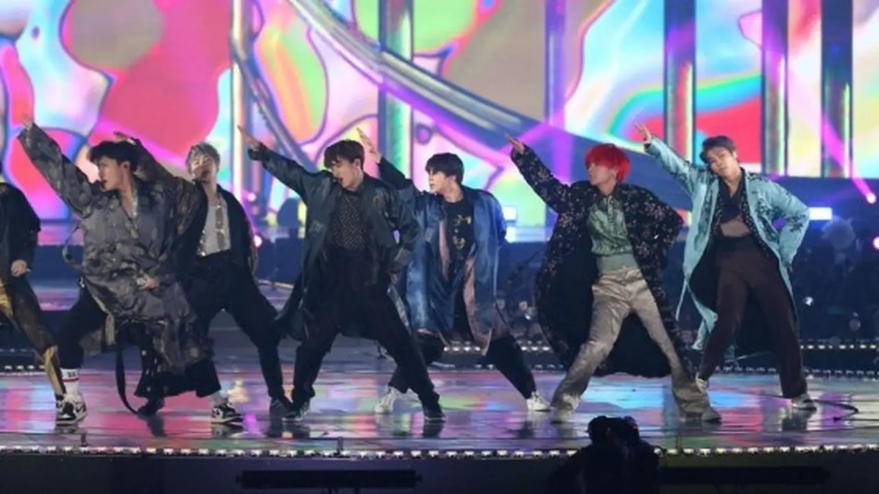 Begini 5 Tampilan BTS dalam Balutan Baju Khas Korea, Hanbok