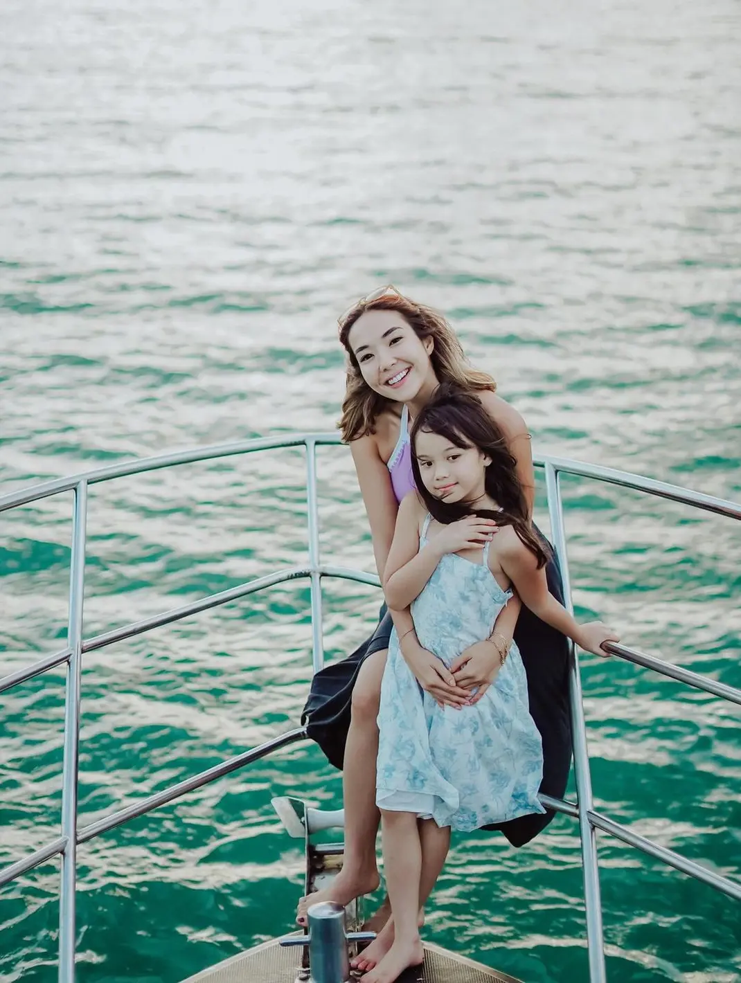 6 Potret Gaya Berbikini Gisella Anastasia Liburan Bareng Gading dan Gempi di Bali - Photo Fimela.com