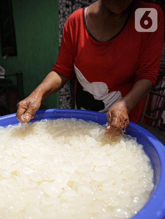 FOTO: Bulan Ramadhan, Kolang-Kaling Mulai Diburu - Foto Liputan6.com