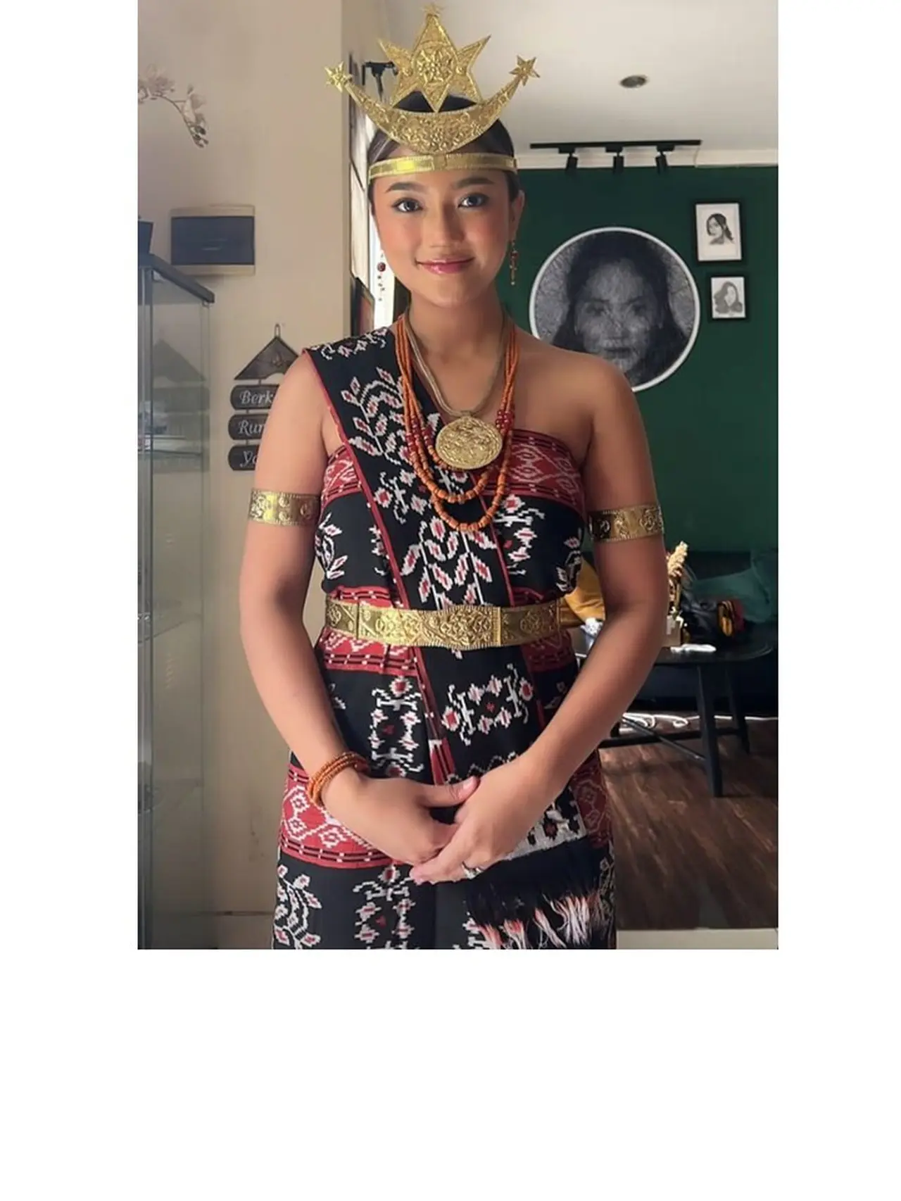 6 Gaya Marion Jola Pakai Baju Adat Rote, Banjir Pujian - Hot Liputan6.com