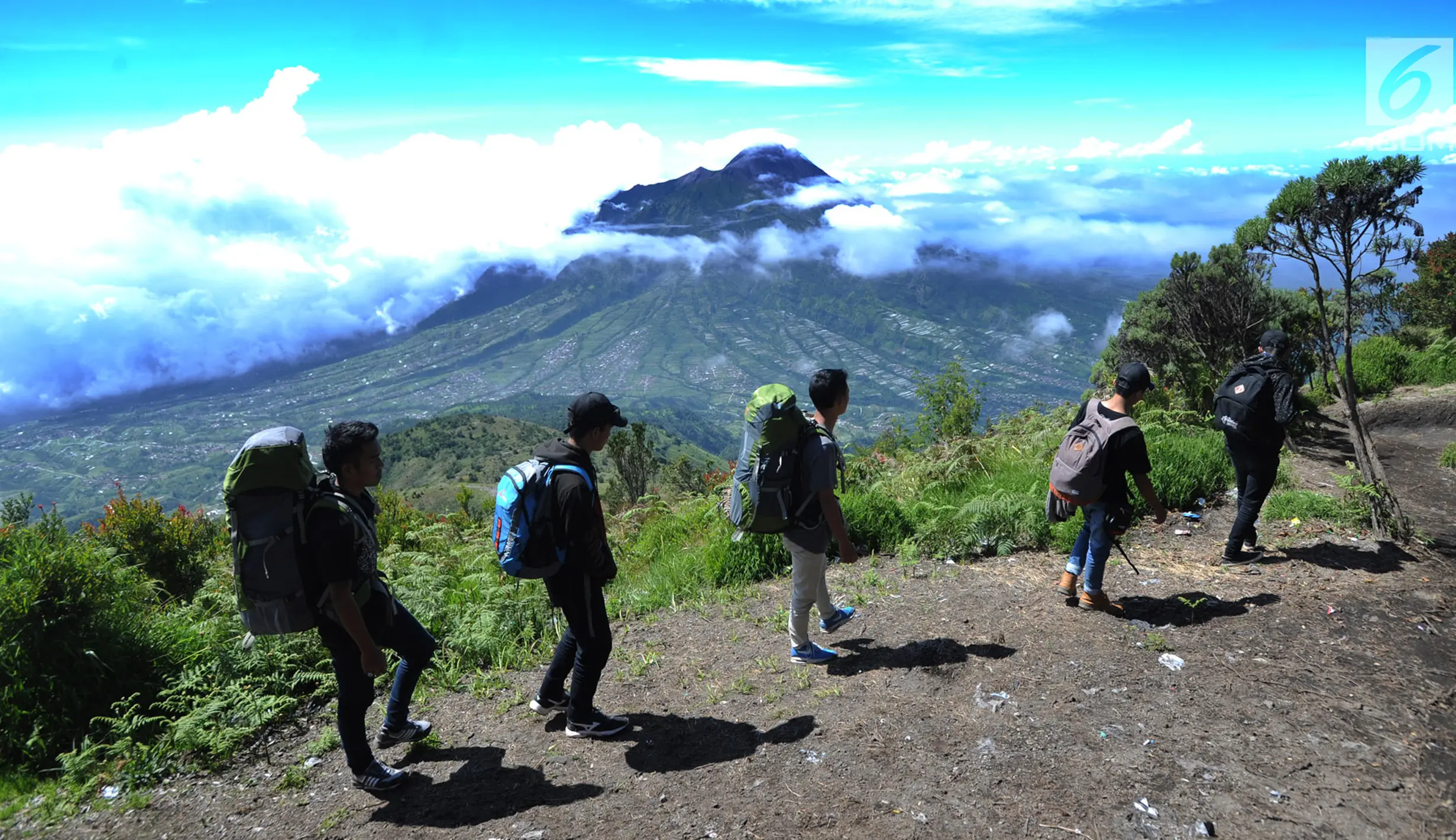 FOTO: Melihat Merapi dari Gunung Merbabu - Foto Liputan6.com