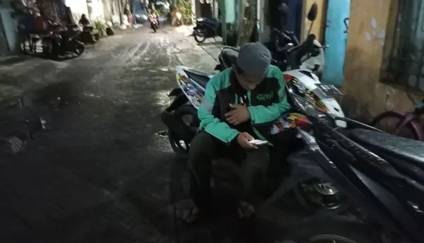 Solusi Rambut Tetap Klimis Meski Pakai Helm - Otomotif Liputan6.com