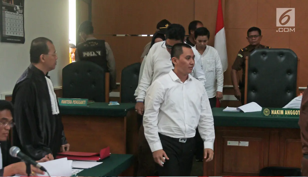 FOTO: Sidang Lanjutan First Travel Hadirkan 10 Saksi - Foto Liputan6.com