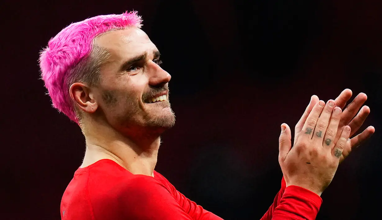 Penampilan Terbaru Antoine Griezmann dengan Rambut Berwarna Pink - Foto ...