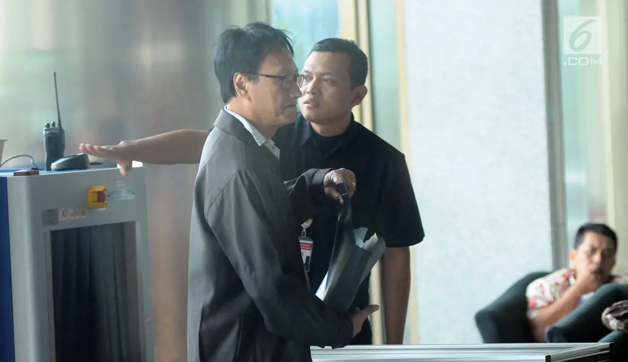 PHOTO: Kasus E-KTP, KPK Periksa Mantan Dirut PNRI - Foto Liputan6.com