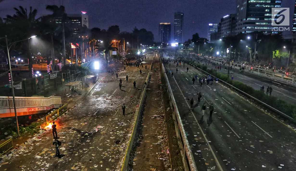 FOTO: Pasca Demo Mahasiswa, Begini Kondisi di kawasan Jalan Depan DPR ...