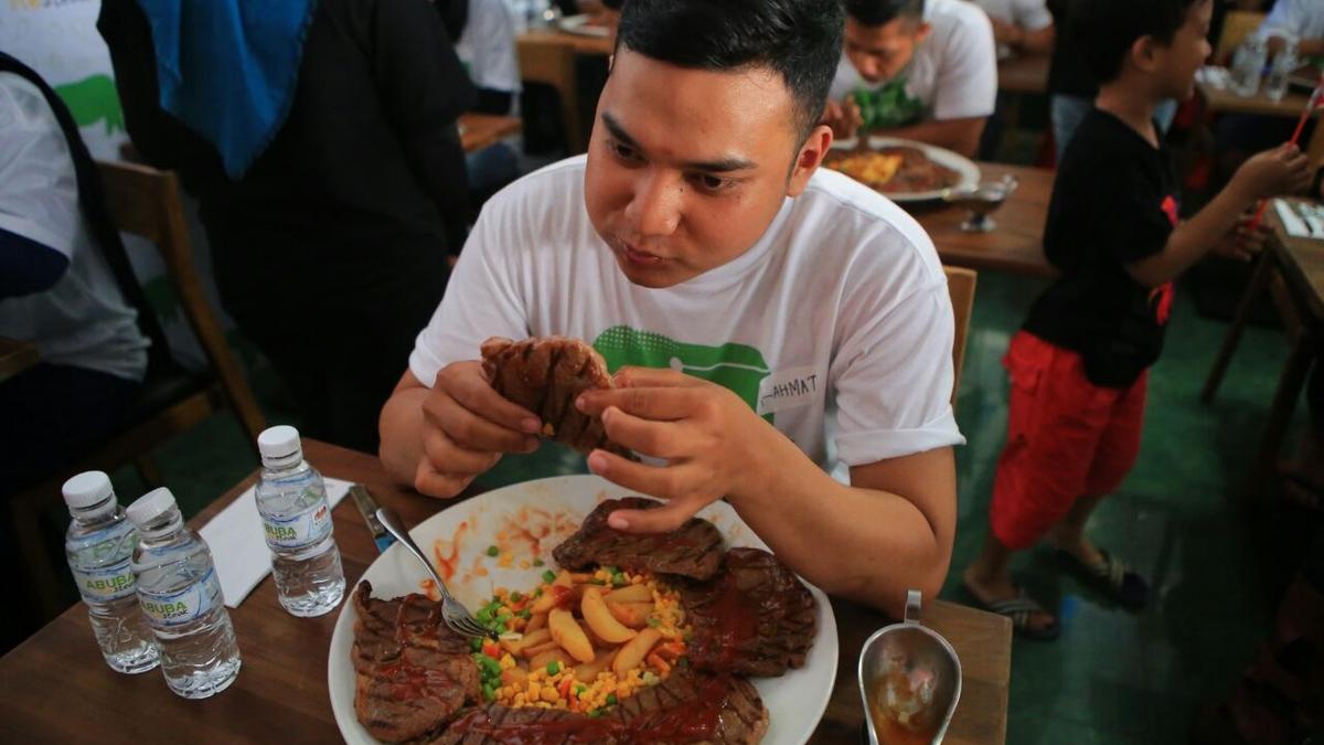 Makan 1,2 Kg Steak dalam 12 Menit Bawa Pulang Rp 5 Juta - Lifestyle ...