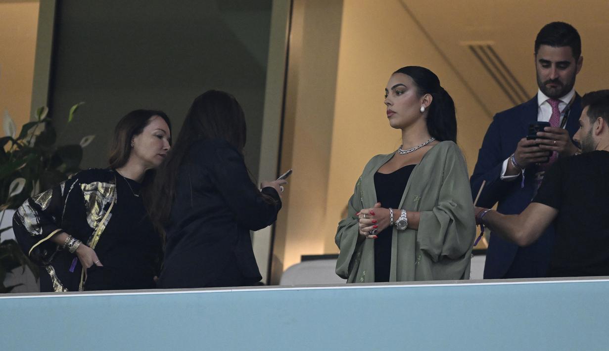 Gaya Pacar Ronaldo Saksikan Laga Portugal vs Swiss di Piala Dunia 2022 ...