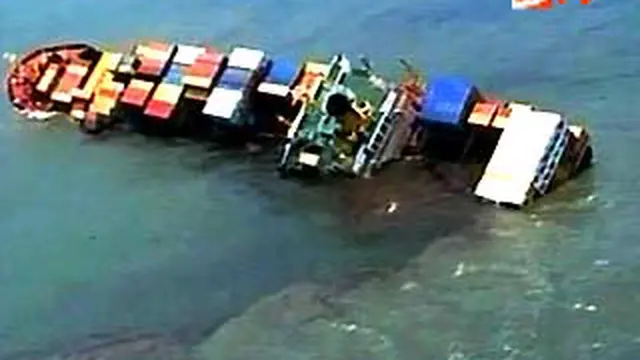Kapal Tanker Tabrakan, Minyak Tumpah - Global Liputan6.com