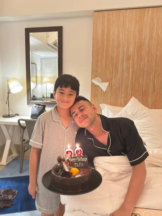 6 Potret Beda Kejutan Ultah Raffi Ahmad dan Nagita, Rayakan di Negara Berbeda - Hot Liputan6.com